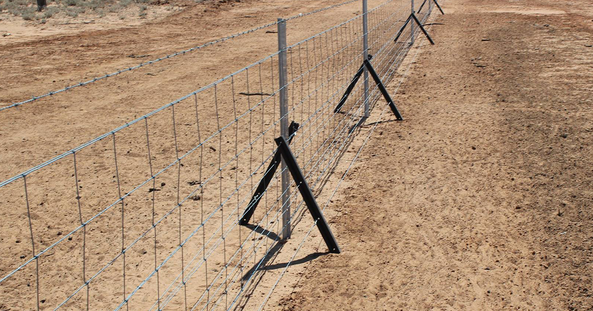 Westonfence | Retrofit Electric Fence | Leaning Offsets | Electric Droppers